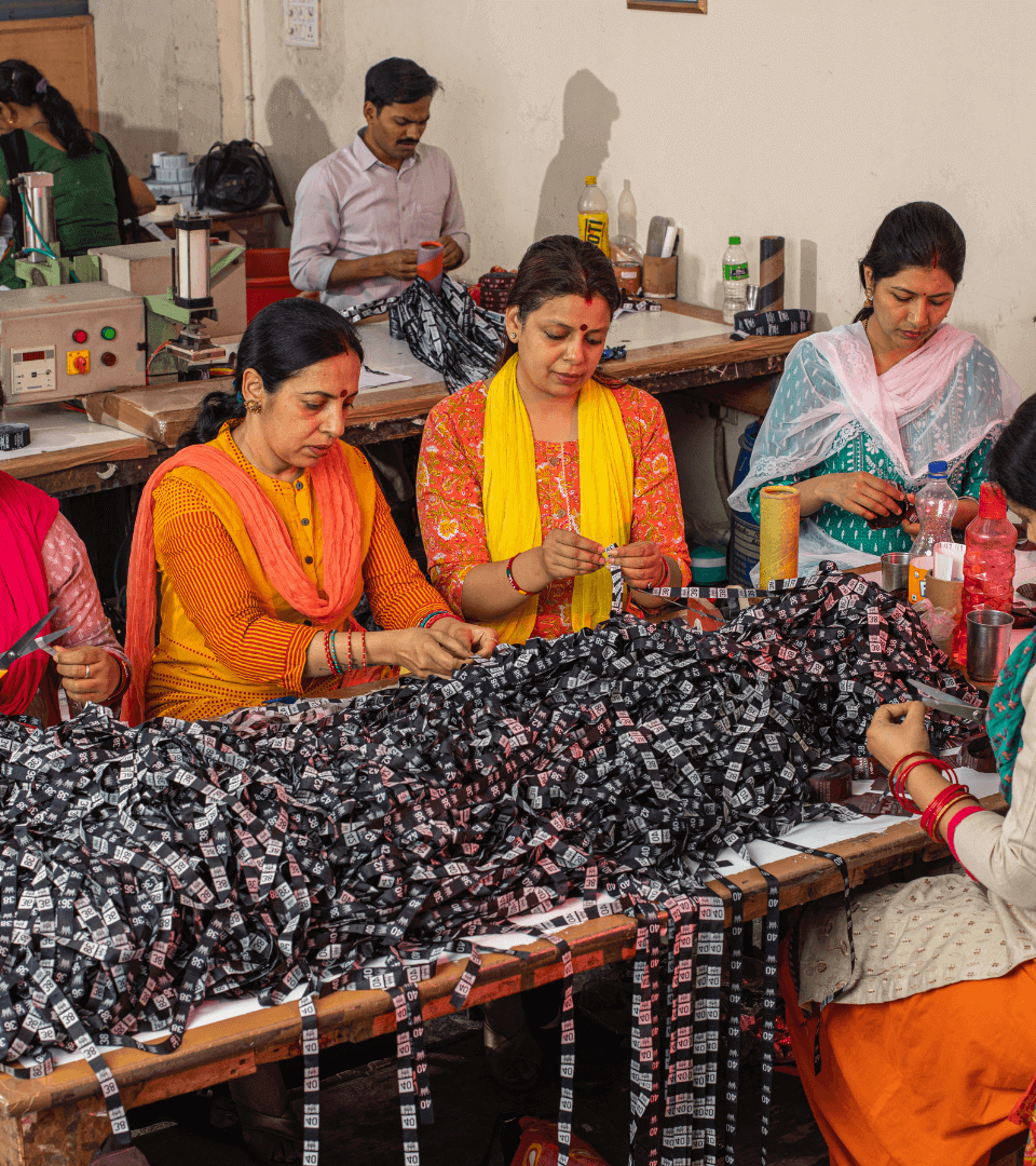 Women Garment Workers: Fighting Exploitation in Fashion – Scarlet Destiny